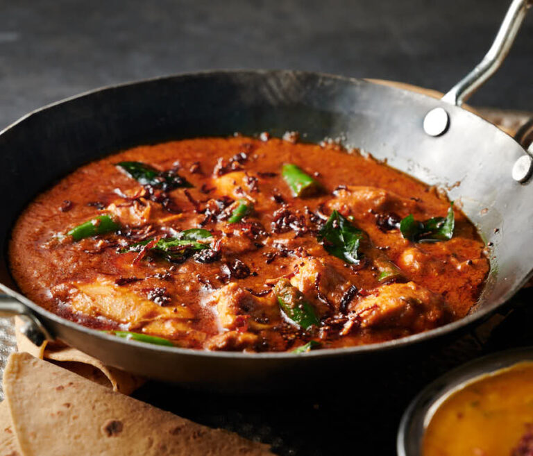 kerala chicken curry (nadan kohzi) - Indian hotel style - glebe kitchen